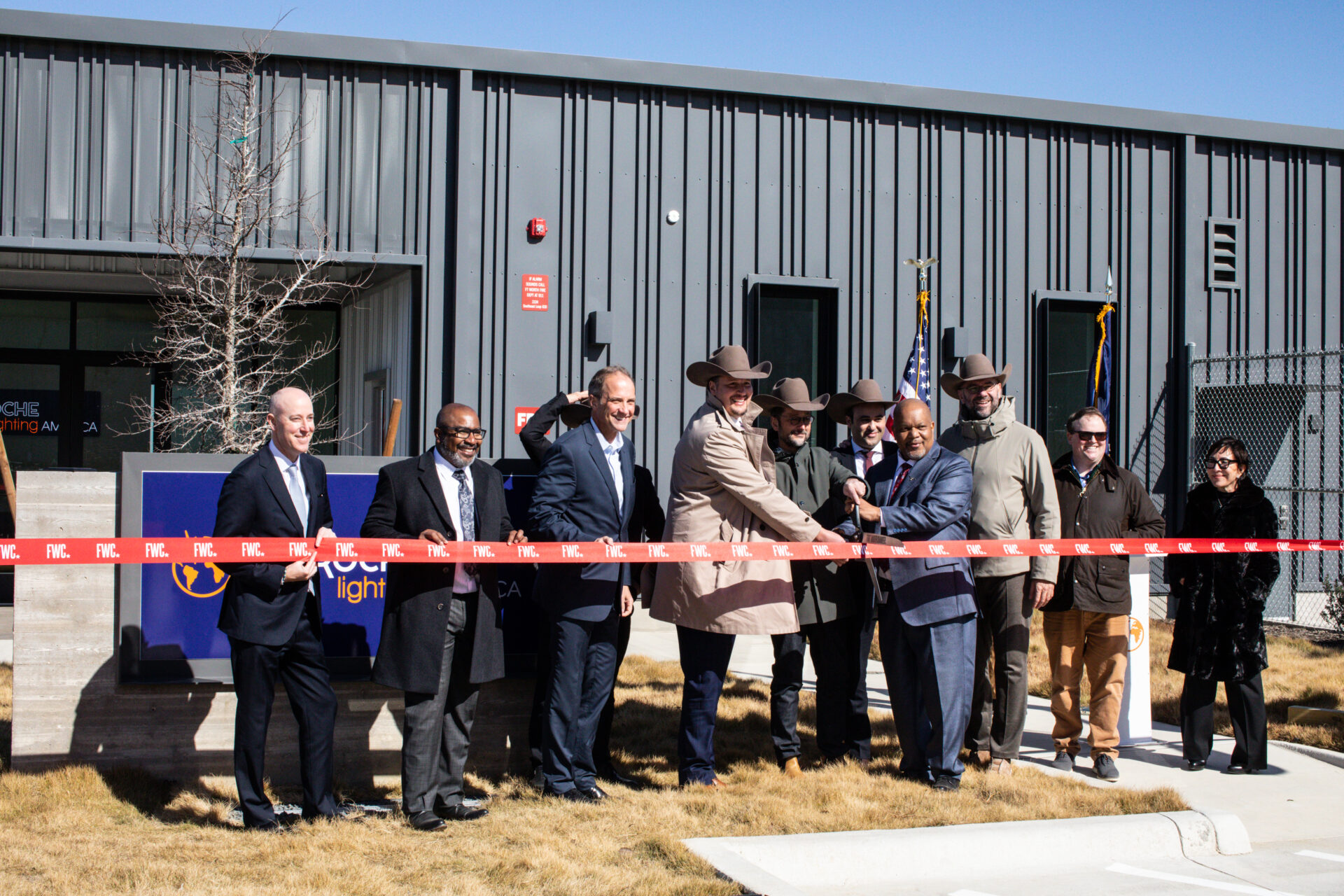 FRANCE-BASED FONROCHE LIGHTING UNVEILS NEW 20,088-SQUARE-FOOT U.S ...